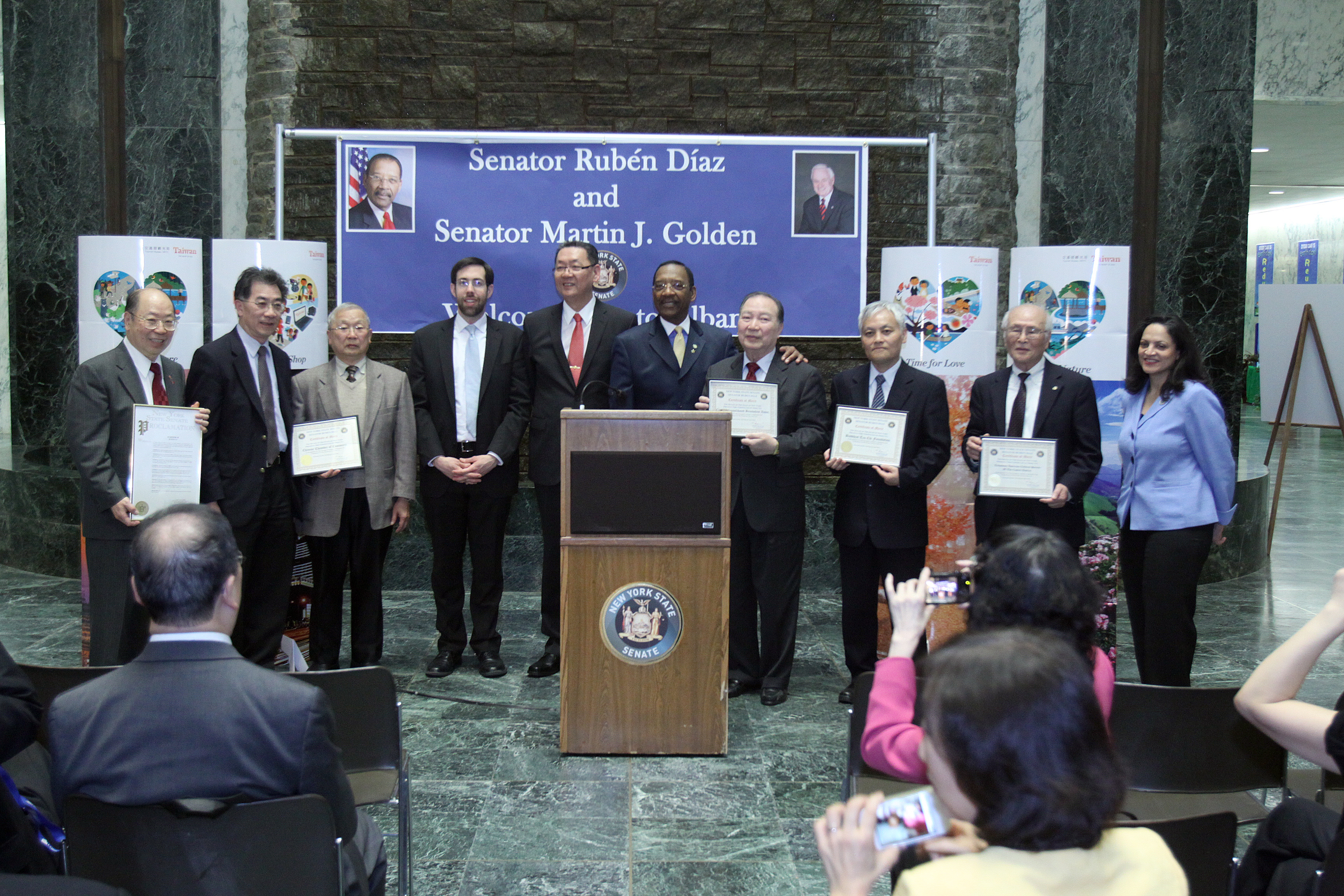 Senator Díaz, Ambassador Kao and the honorees during the Taiwan ...
