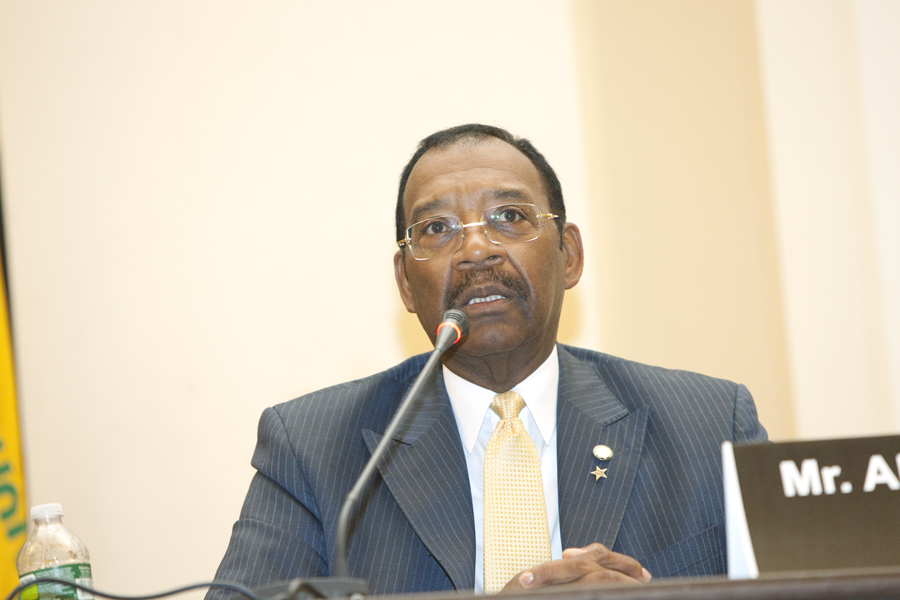 Senator Díaz speaks at Immigration Forum in the Bronx | NYSenate.gov