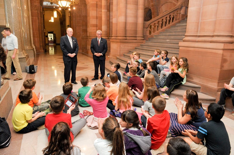 Senator Farley Greets Glen Worden Elementary Students | NYSenate.gov