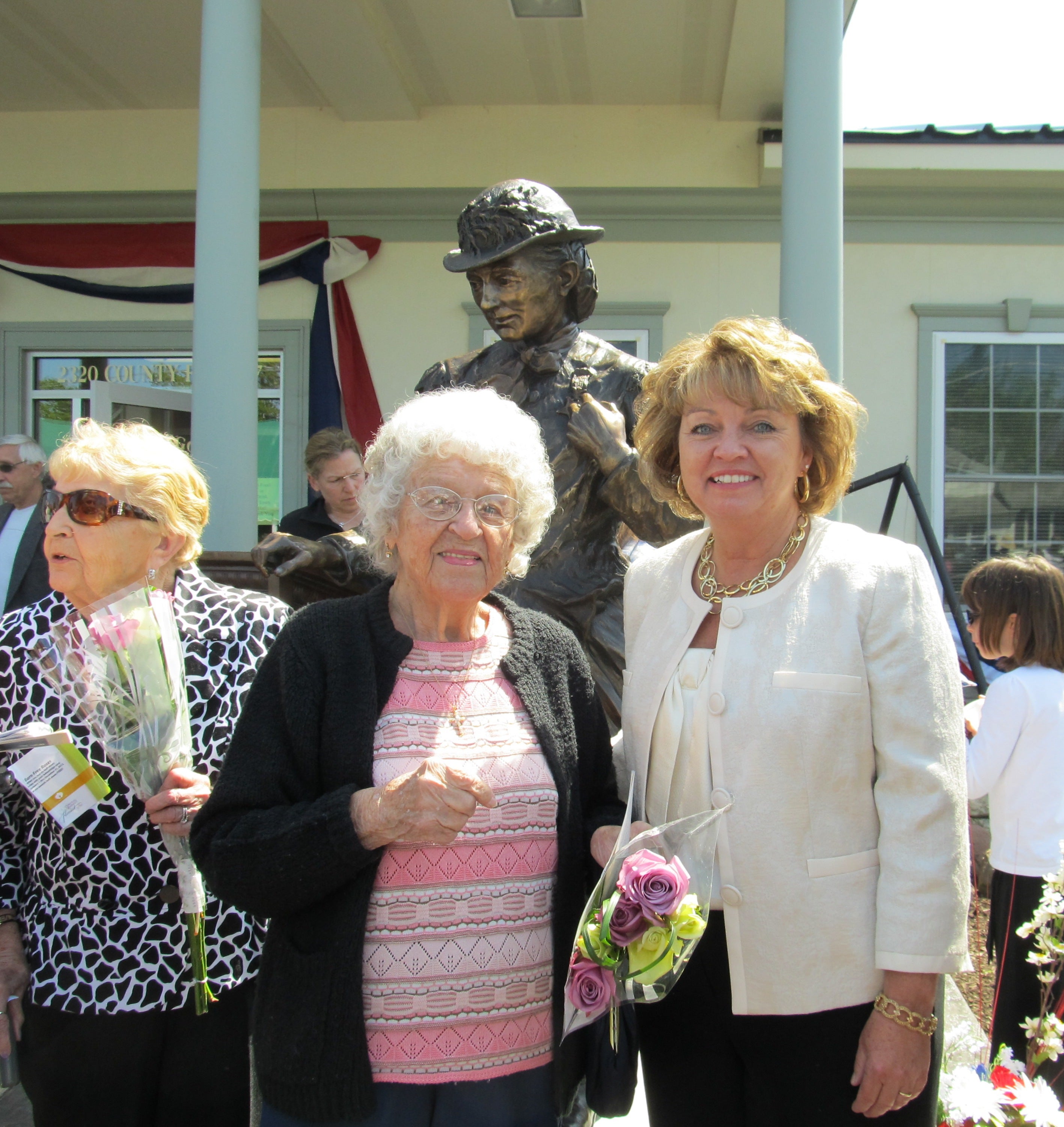 MEDAL OF HONOR RECIPIENT MARY WALKER IS OSWEGO'S HOMEGROWN HERO ...