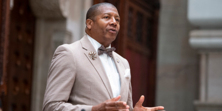 Sanders Scores Wins for MWBEs with Hochul Signature