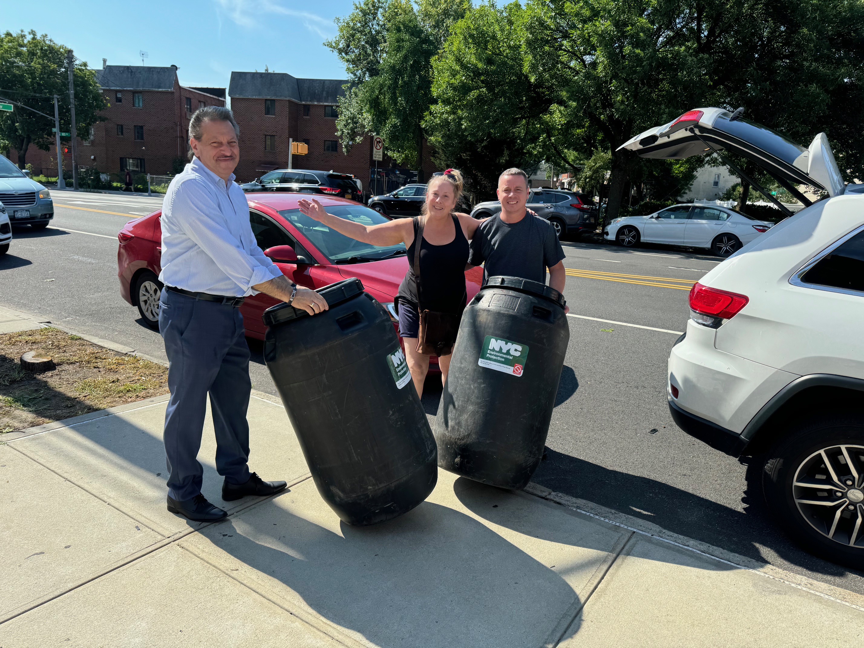 Addabbo Hosts Rain Barrel Giveaway in Ozone Park | NYSenate.gov