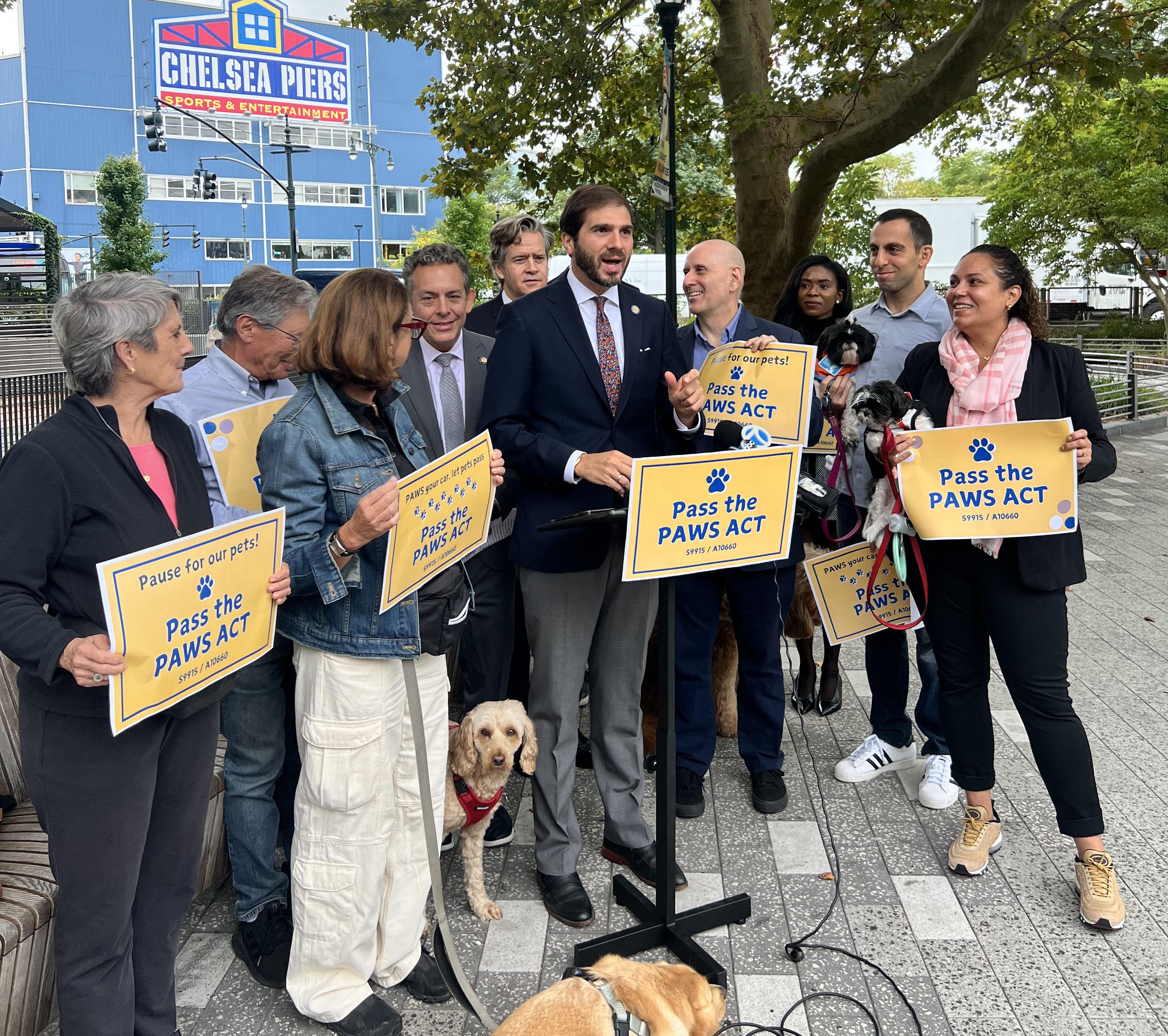 Sen. Gounardes, Assemblymember Simone Introduce Bill to Penalize ...