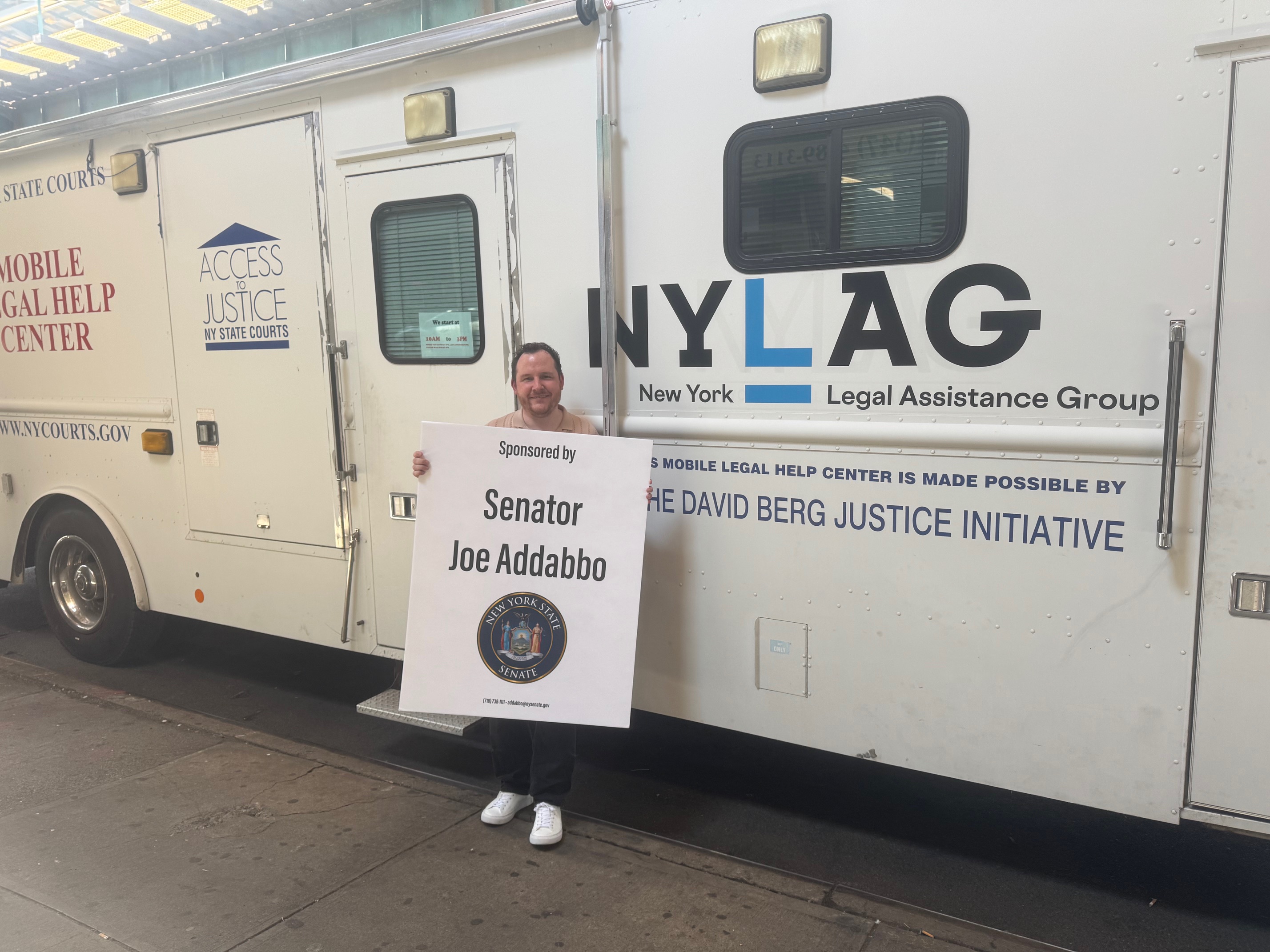 Addabbo Hosts Free Legal Services at His Woodhaven Office | NYSenate.gov