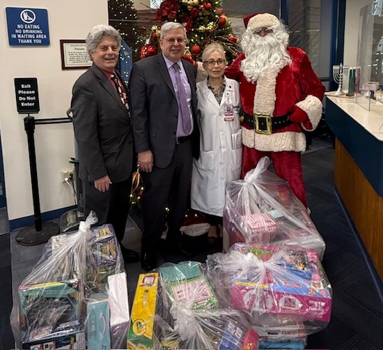 Senator Addabbo Brings Holiday Joy to Children at Jamaica Hospital ...