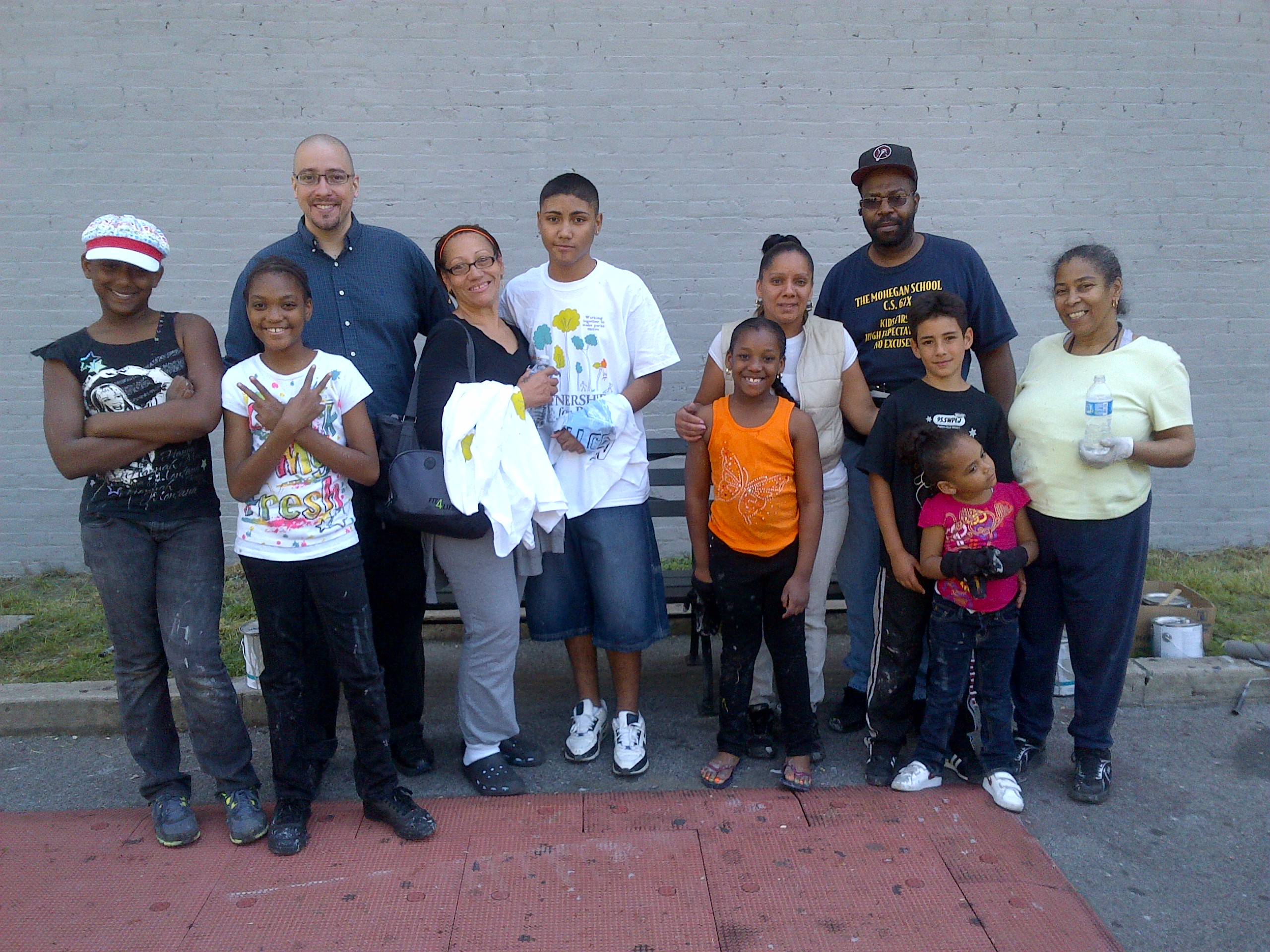Senator Gustavo Rivera joined kids and parents from the neighborhood on ...