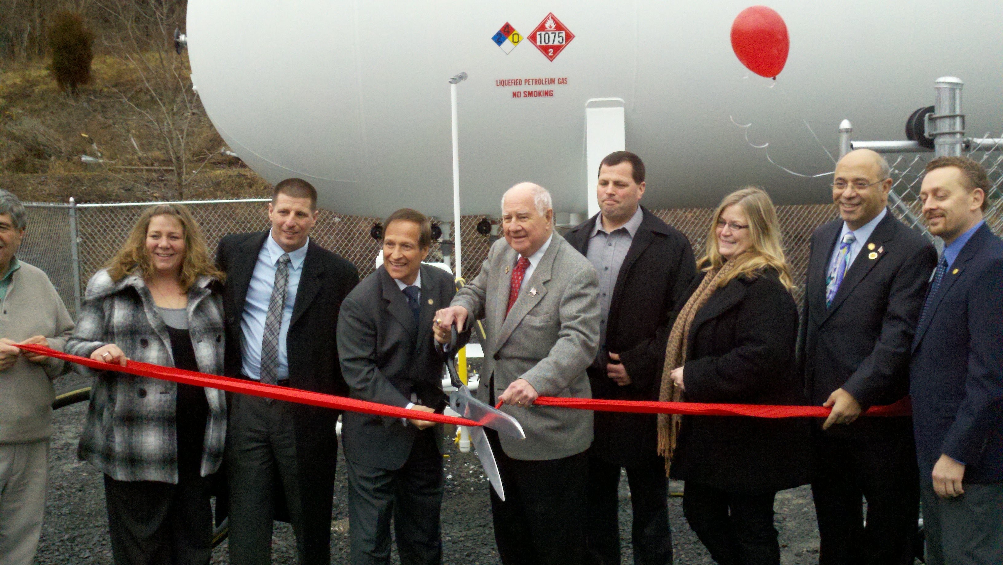 SENATOR BILL LARKIN ATTENDS RIBBON CUTTING AT DEPEW ENERGY IN NEWBURGH ...