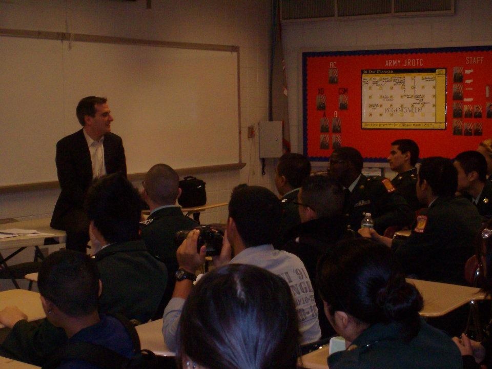 Senator Gianaris speaks to students at Long Island City High School ...