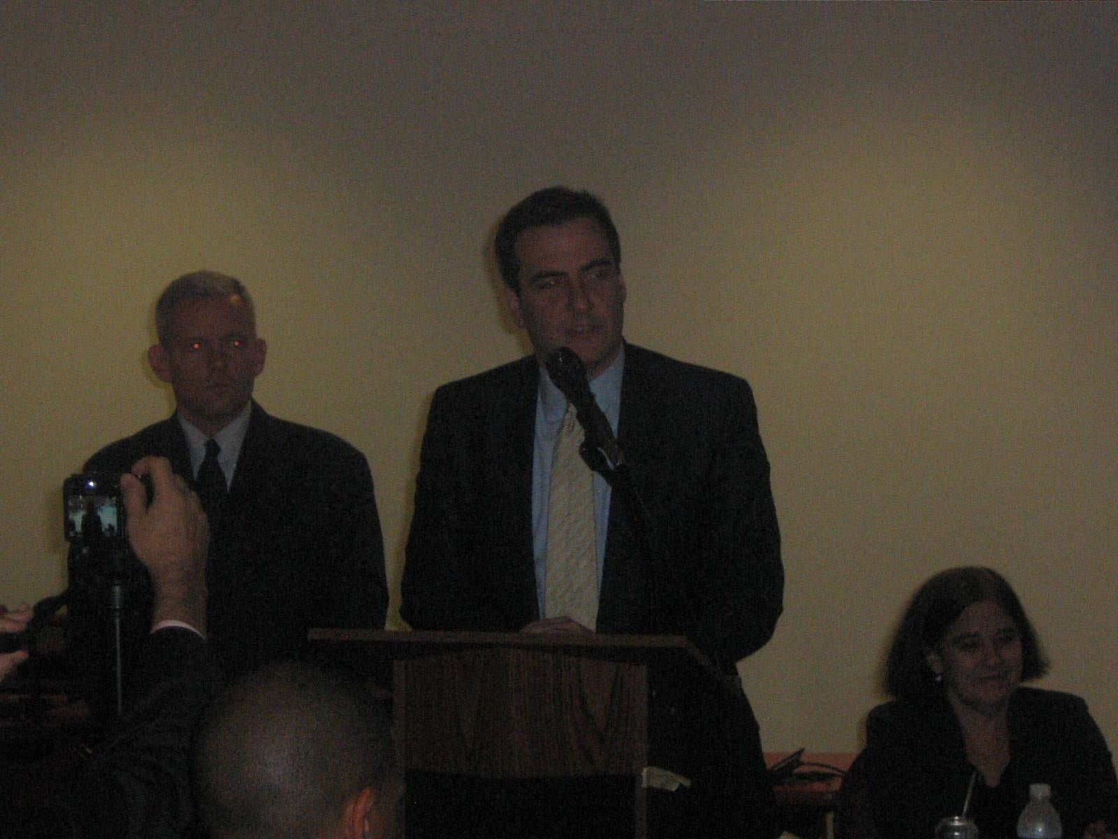 Senator Gianaris discusses MTA issues at a Sunnyside town hall ...