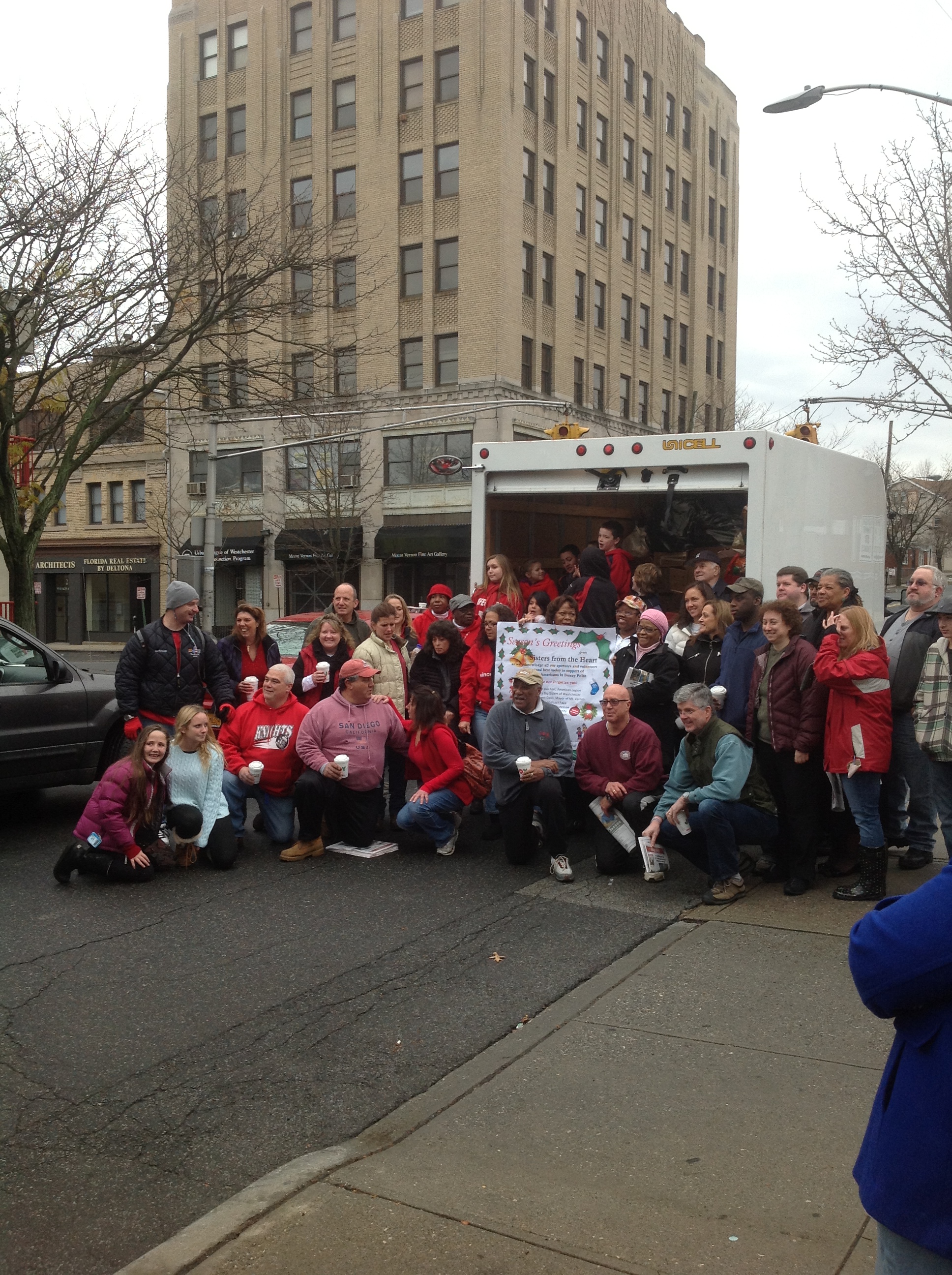 Senator Hassell-Thompson and community members working together to ...