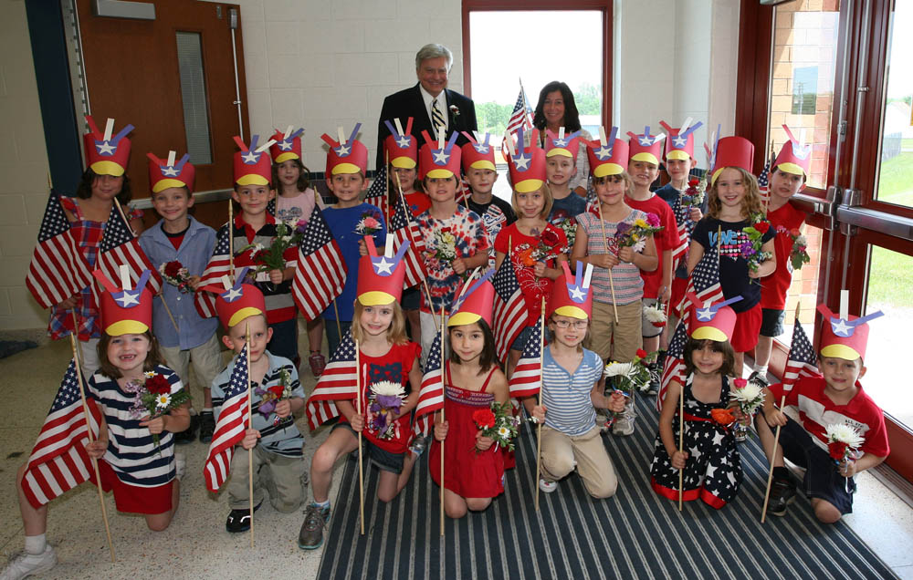 Senator Nozzolio attends the 25th Annual Midlakes Primary School ...