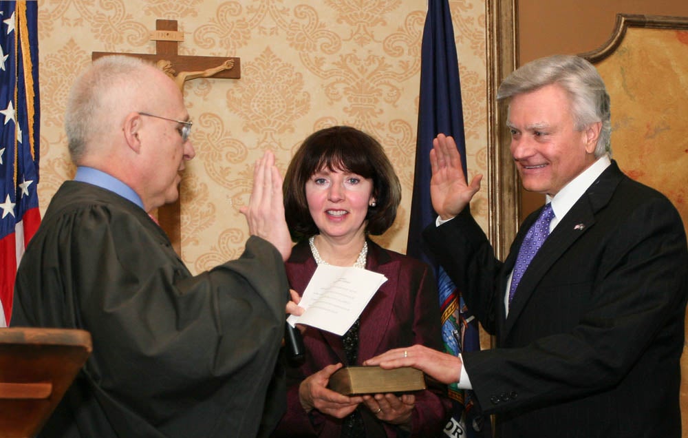 Senator Nozzolio Is Administered The Oath Of Office | NYSenate.gov