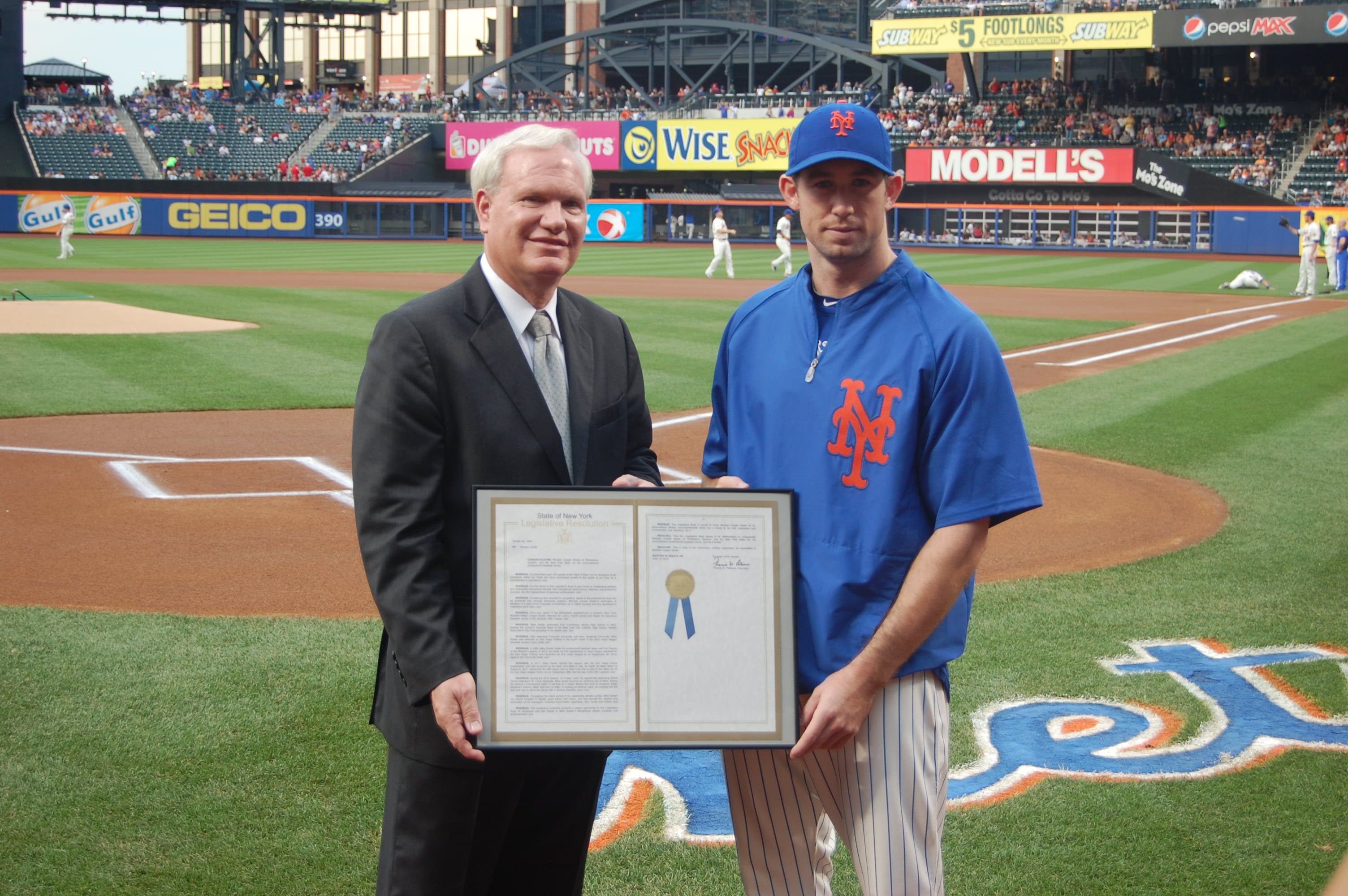 Avella Presents Whitestone Native Mike Baxter Of The New York Mets With ...