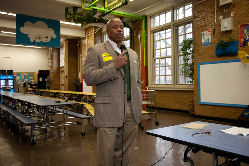 Senator Adams visits P.S. 10 | NYSenate.gov