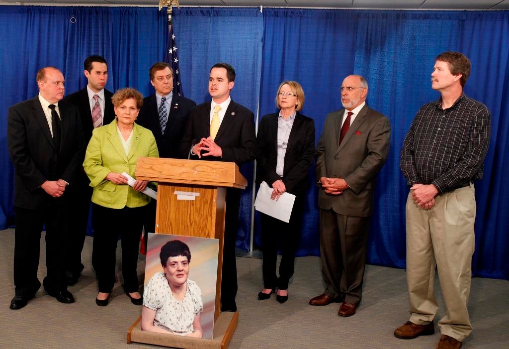 Senator Carlucci and Assemblywoman Gunther Join Fight to Protect People ...