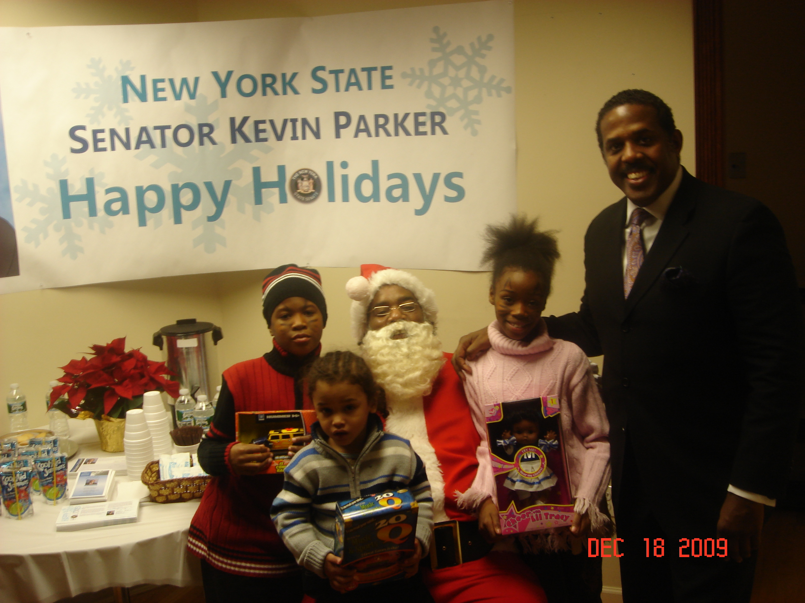 Senator Parker Helps Make Christmas a Happy Holiday for Local Children ...