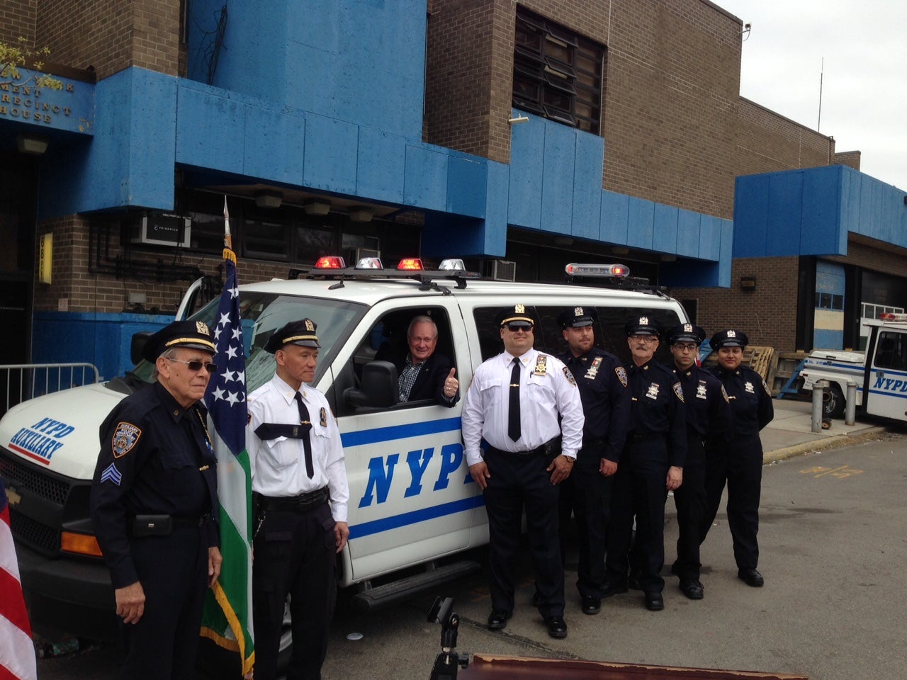 Senator Golden Unveils New Police Van at 68th Precinct | NYSenate.gov