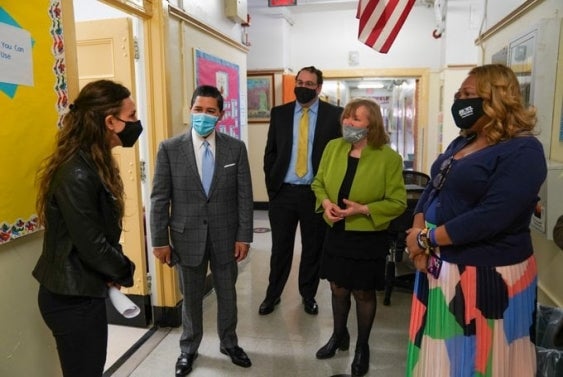 Senator Biaggi Visits PS 81 | NYSenate.gov