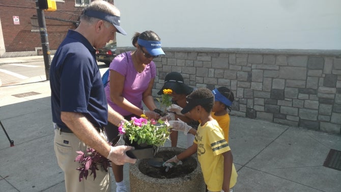 15th Annual Genesee Street Youth Flower Planting Project | NYSenate.gov