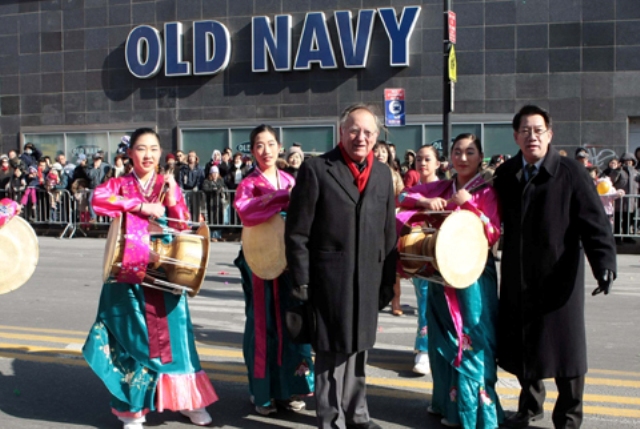 Padavan Kicks Off Lunar New Year at Flushing Parade | NYSenate.gov