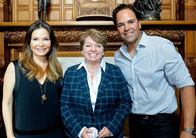 ‘MEET THE MET:’ RITCHIE HELPS HONOR MIKE PIAZZA AT STATE CAPITOL