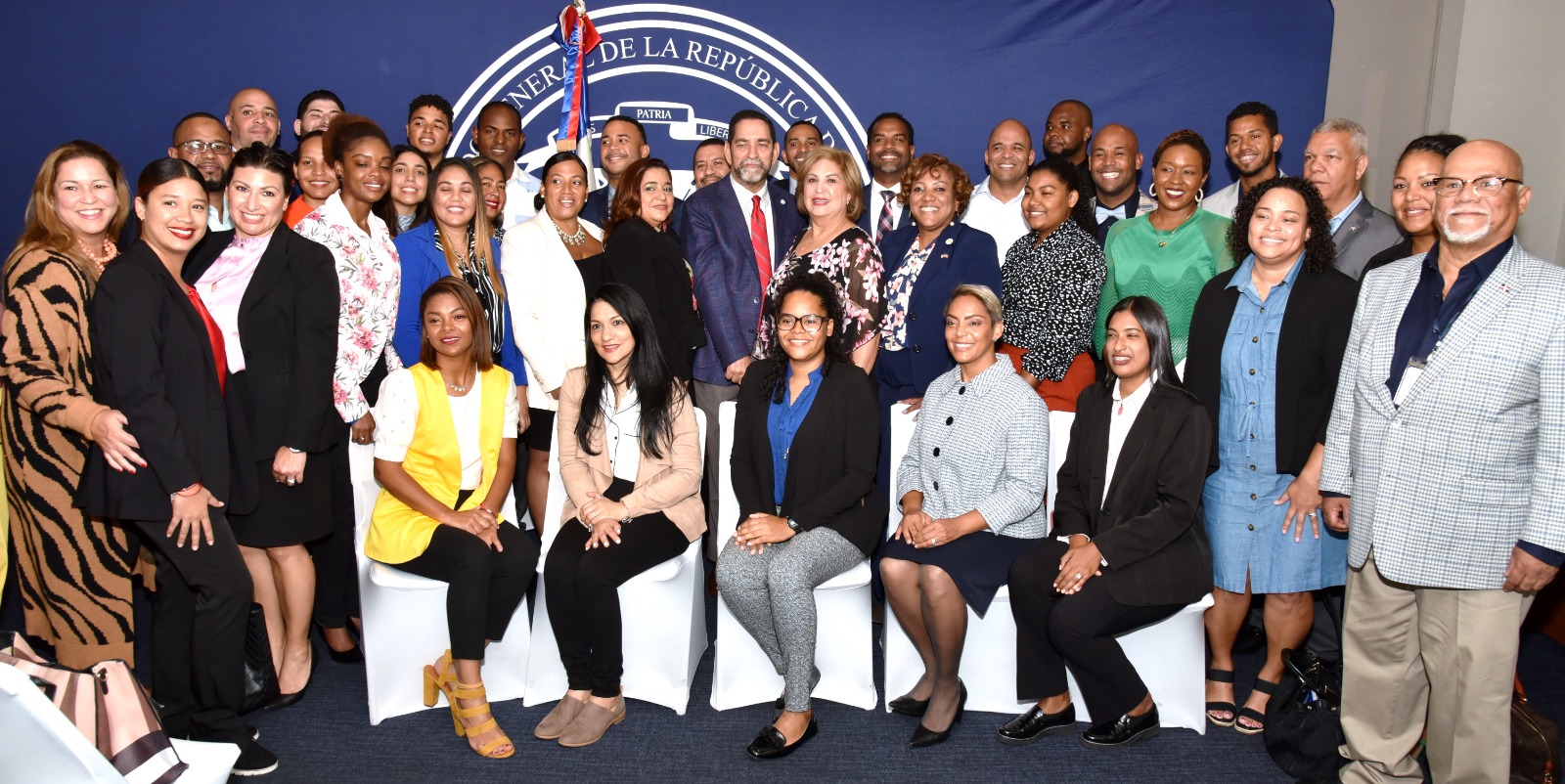NYS Senator Luis Sepúlveda Welcomes Dominican Teachers to New York City ...