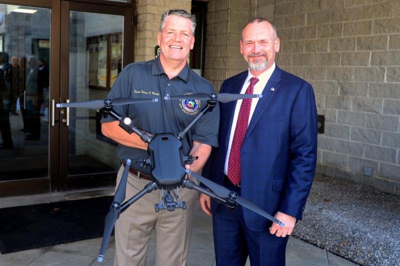 Senator Murphy helps justice take flight | NYSenate.gov