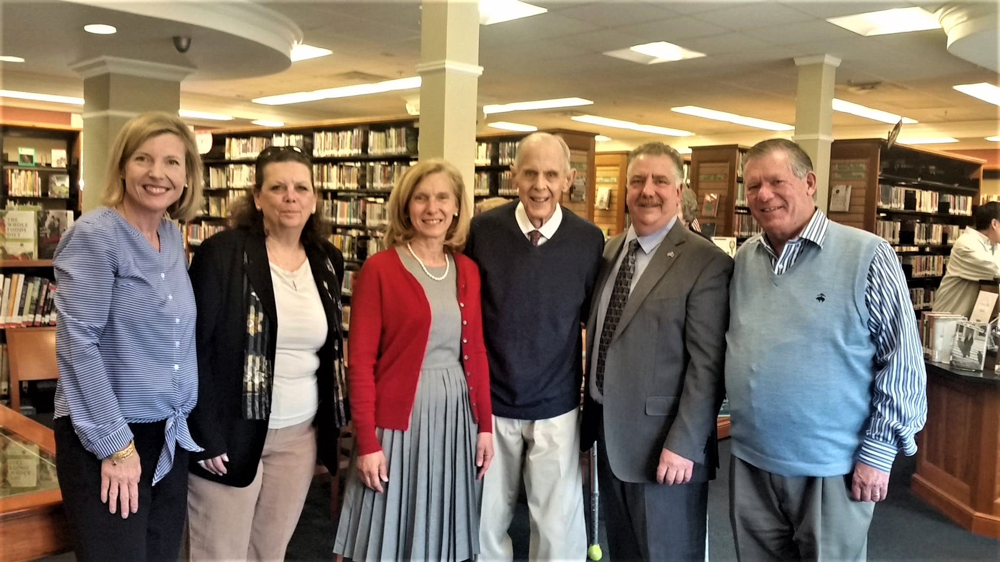 Senator Phillips Visits East Williston Library | NYSenate.gov