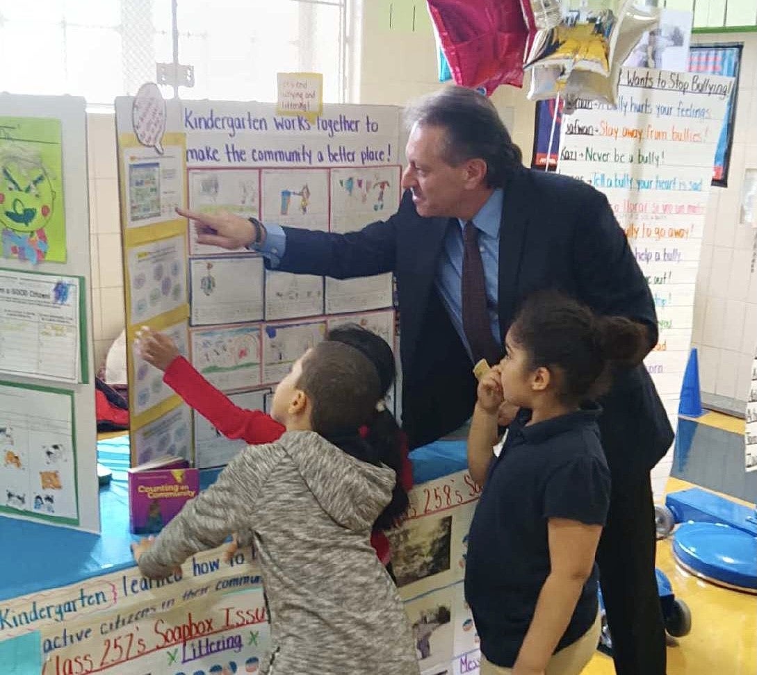 Addabbo visits P.S. 64Q for Civics for All Day showcase | NYSenate.gov