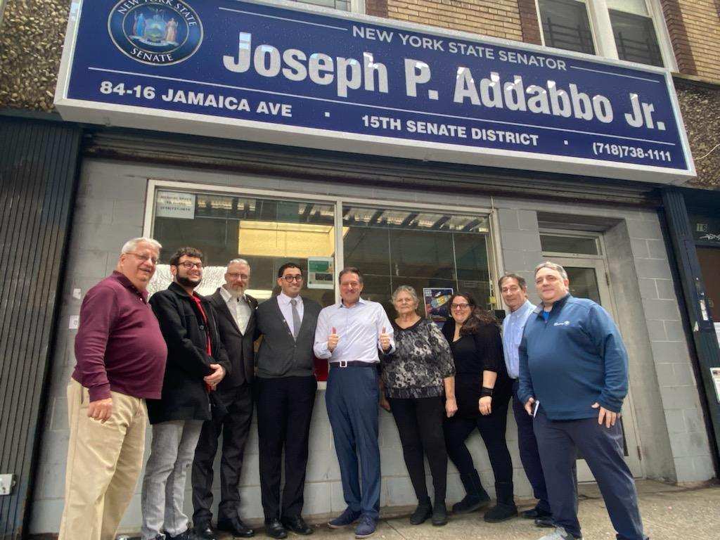 Community celebrates Addabbo's new office in Woodhaven | NYSenate.gov