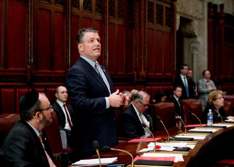 Murphy follows through on pension forfeiture legislation | NYSenate.gov