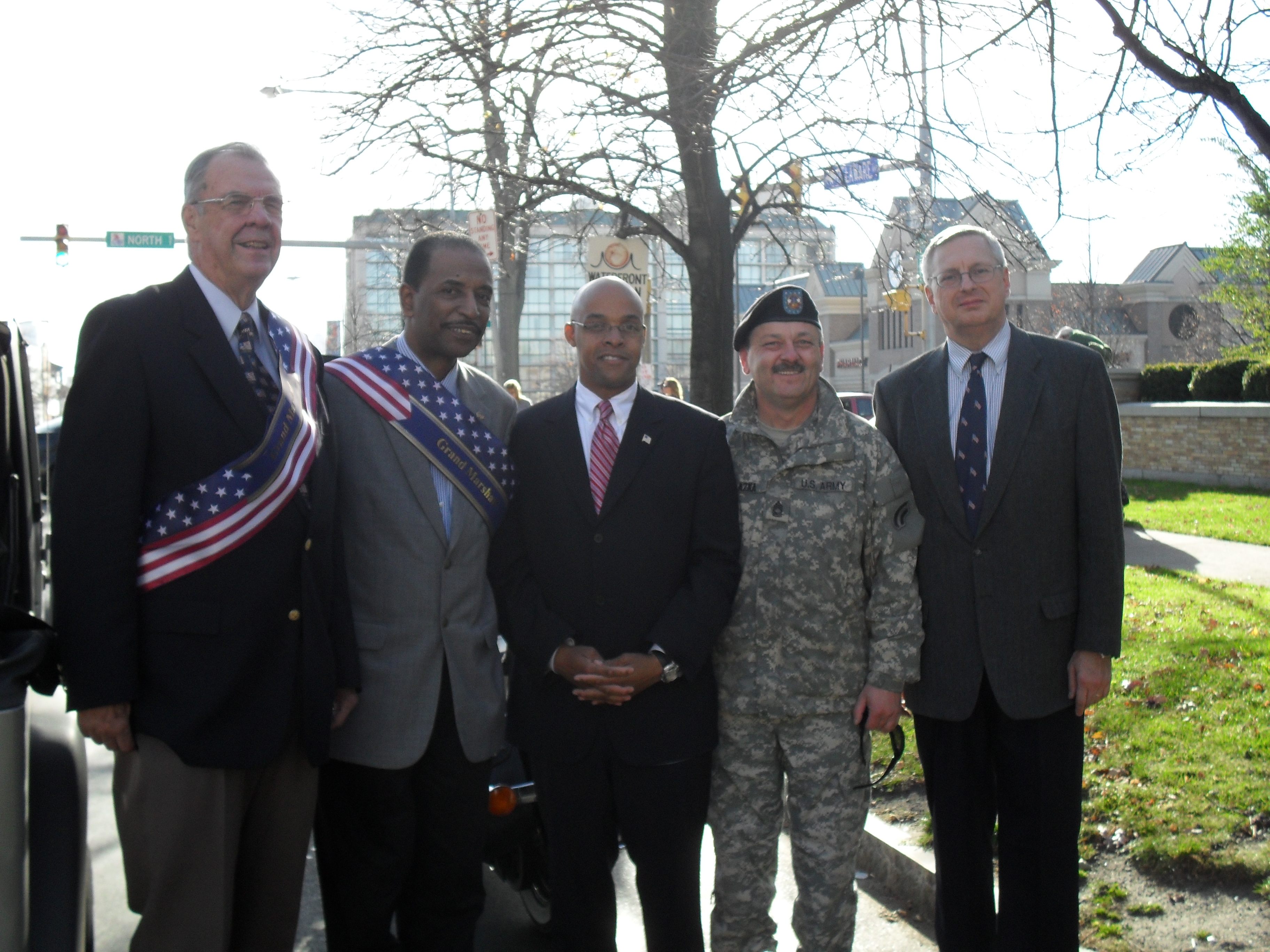 Senator Thompson Honors Veterans in Annual Parade | NYSenate.gov
